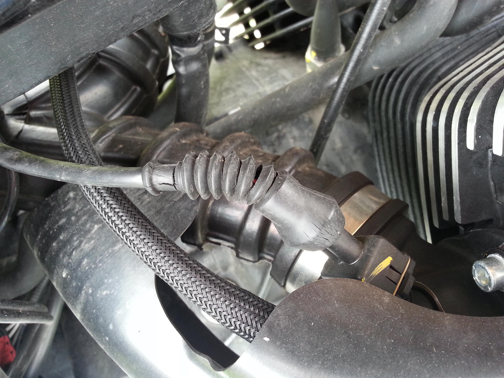 V9 Fuel Injector Cover Rot